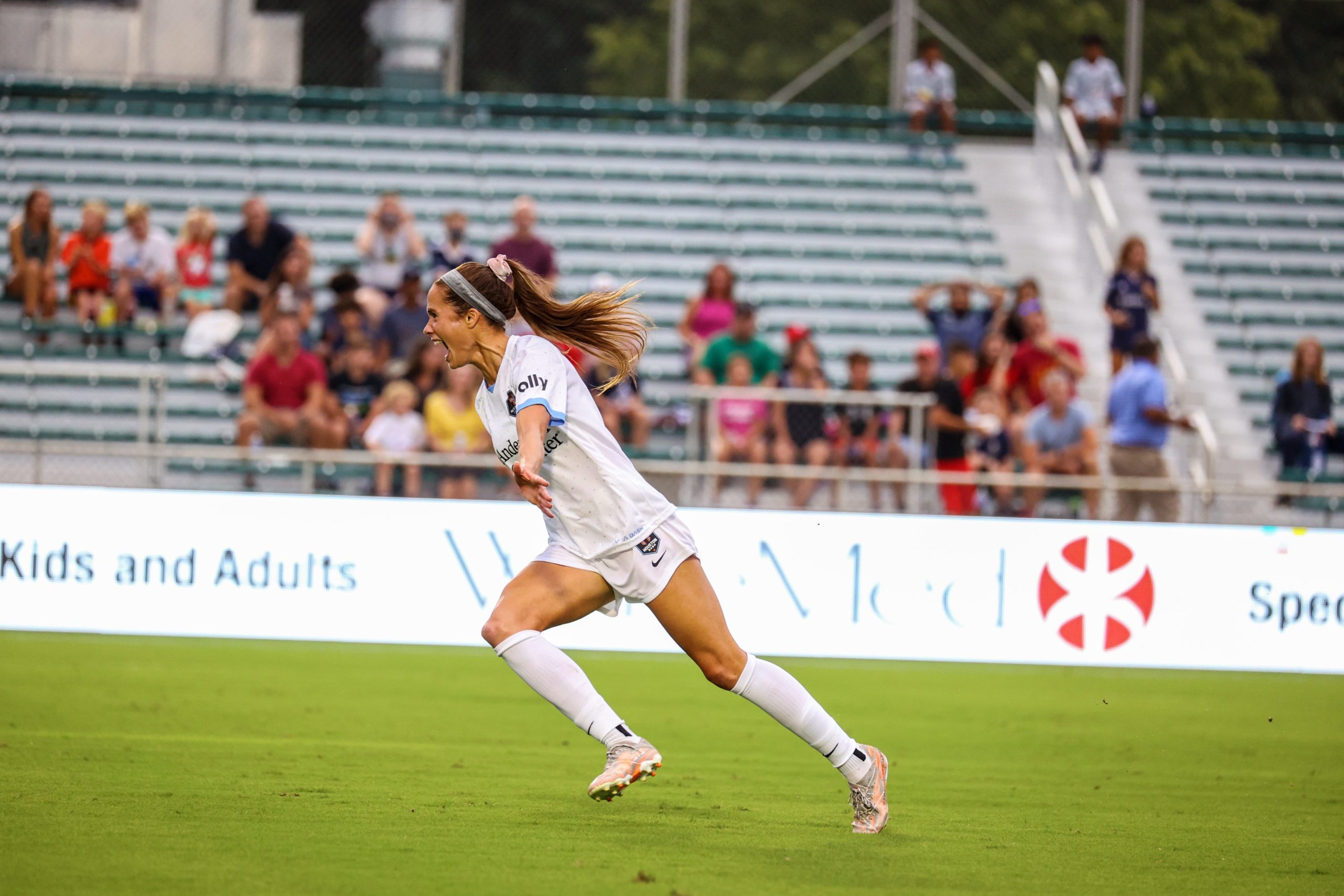 Shea Groom dazzles in 100th NWSL appearance - Just Women's Sports