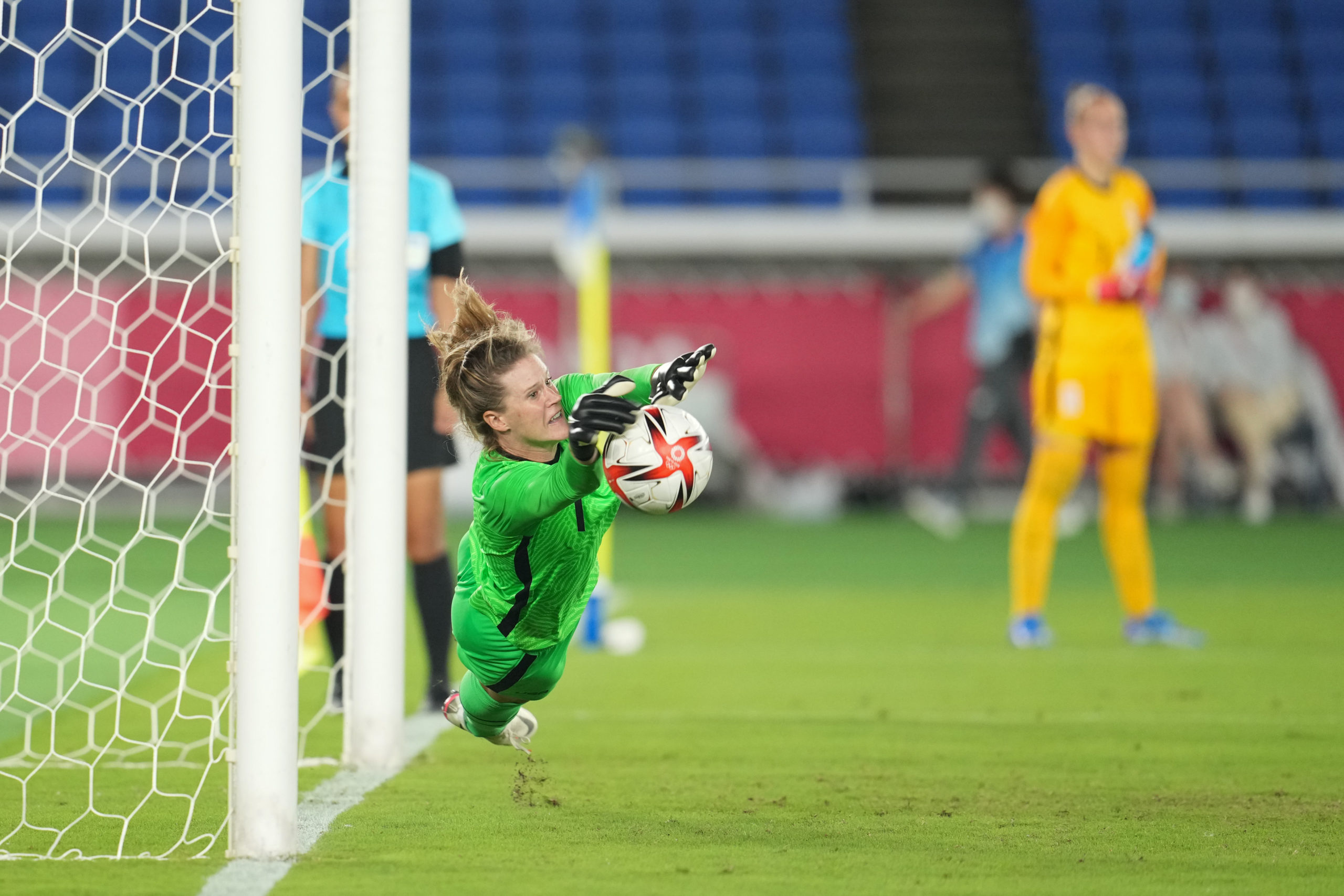Alyssa Naeher headlines goalkeeper battle at first USWNT camp - Just ...