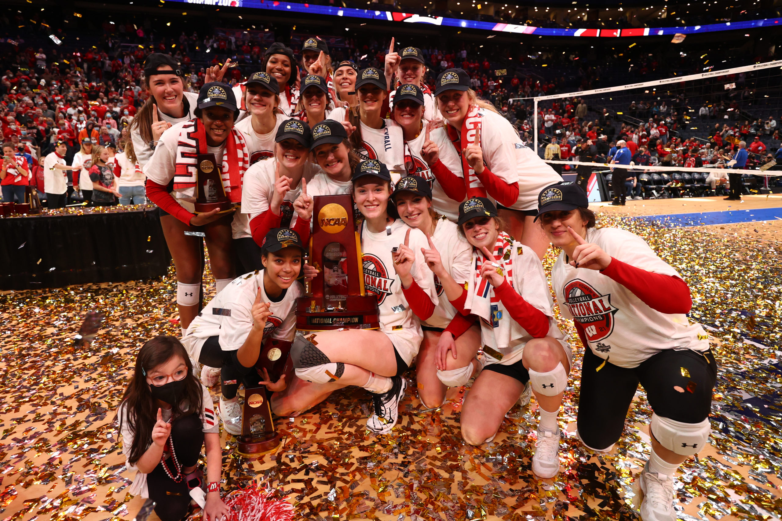 Wisconsin volleyball wins first national championship in five-set ...