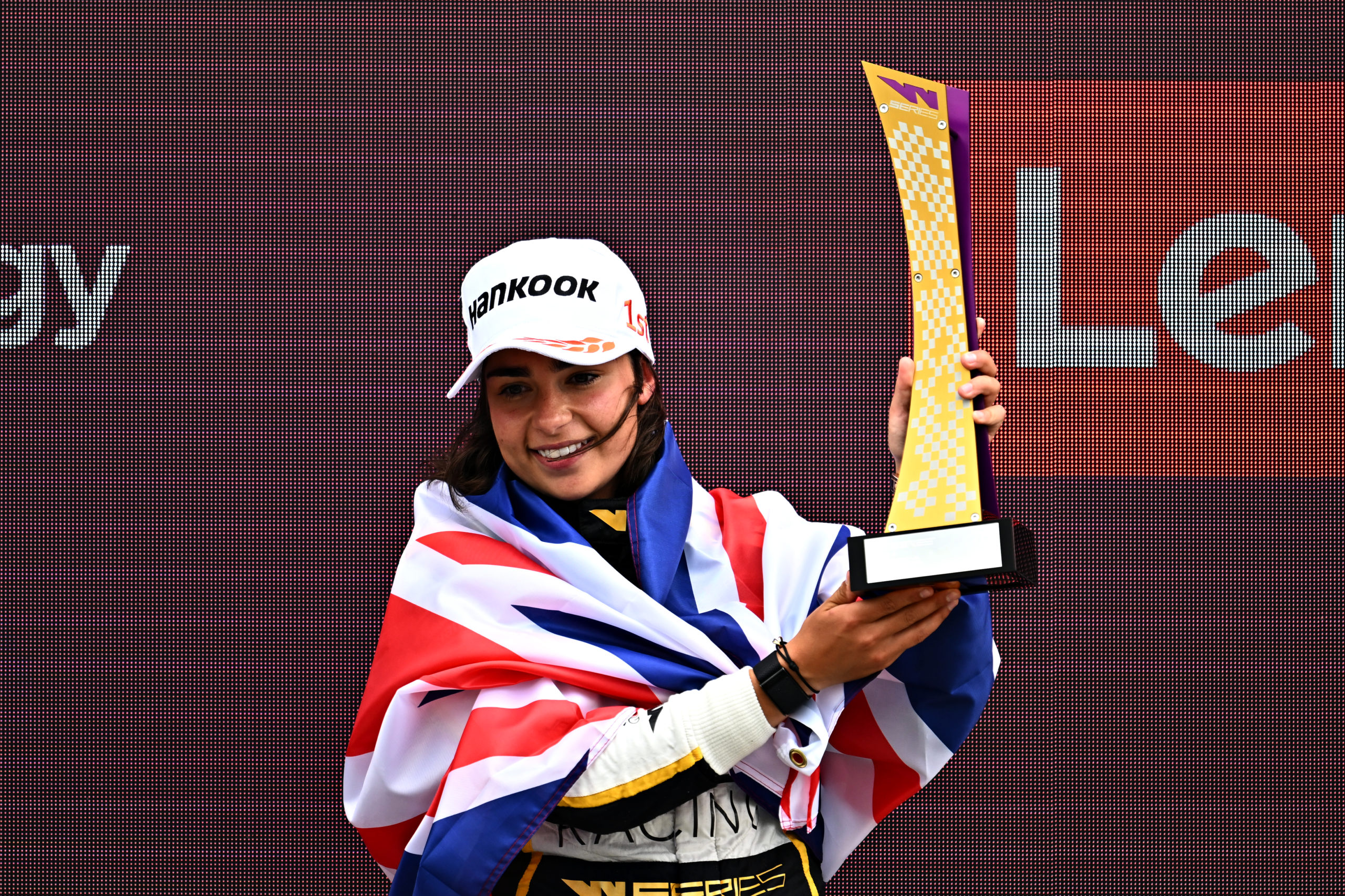 Jamie Chadwick claims home W Series win at Silverstone - Just Women's ...