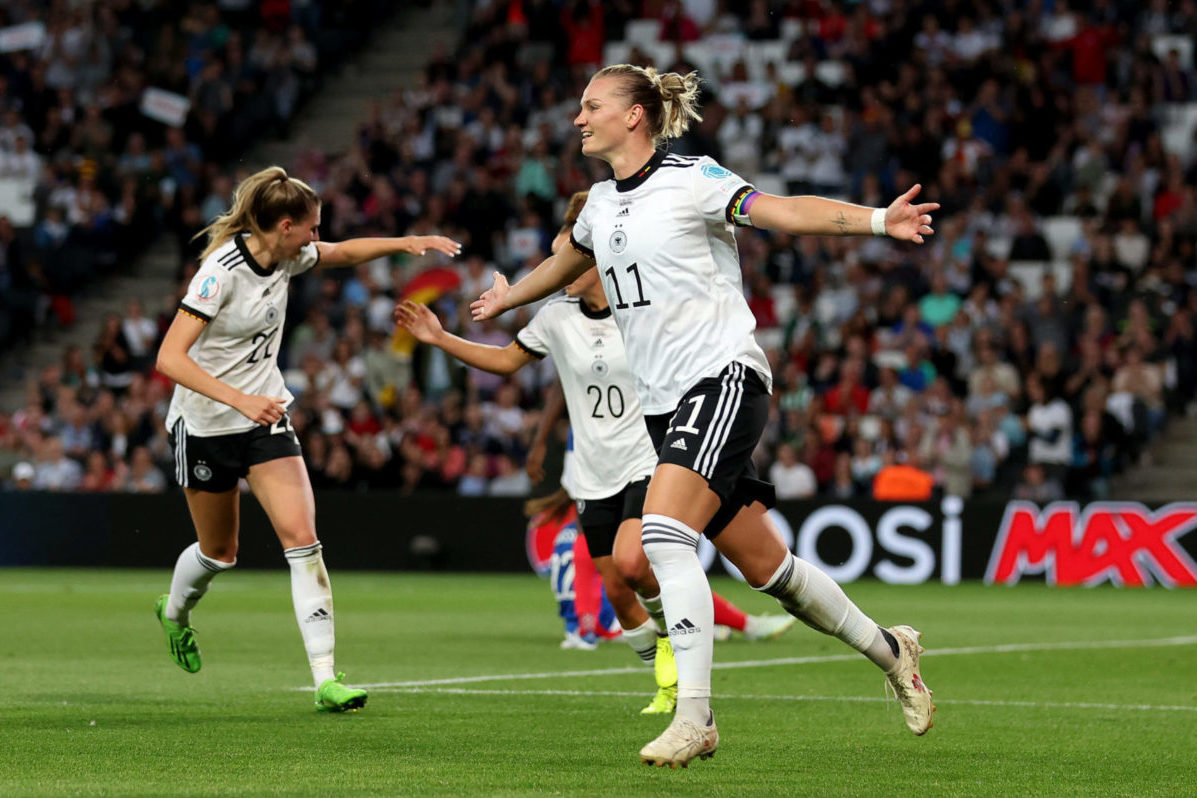 Euros 2022: Alexandra Popp evens up Golden Boot race, sends Germany to ...