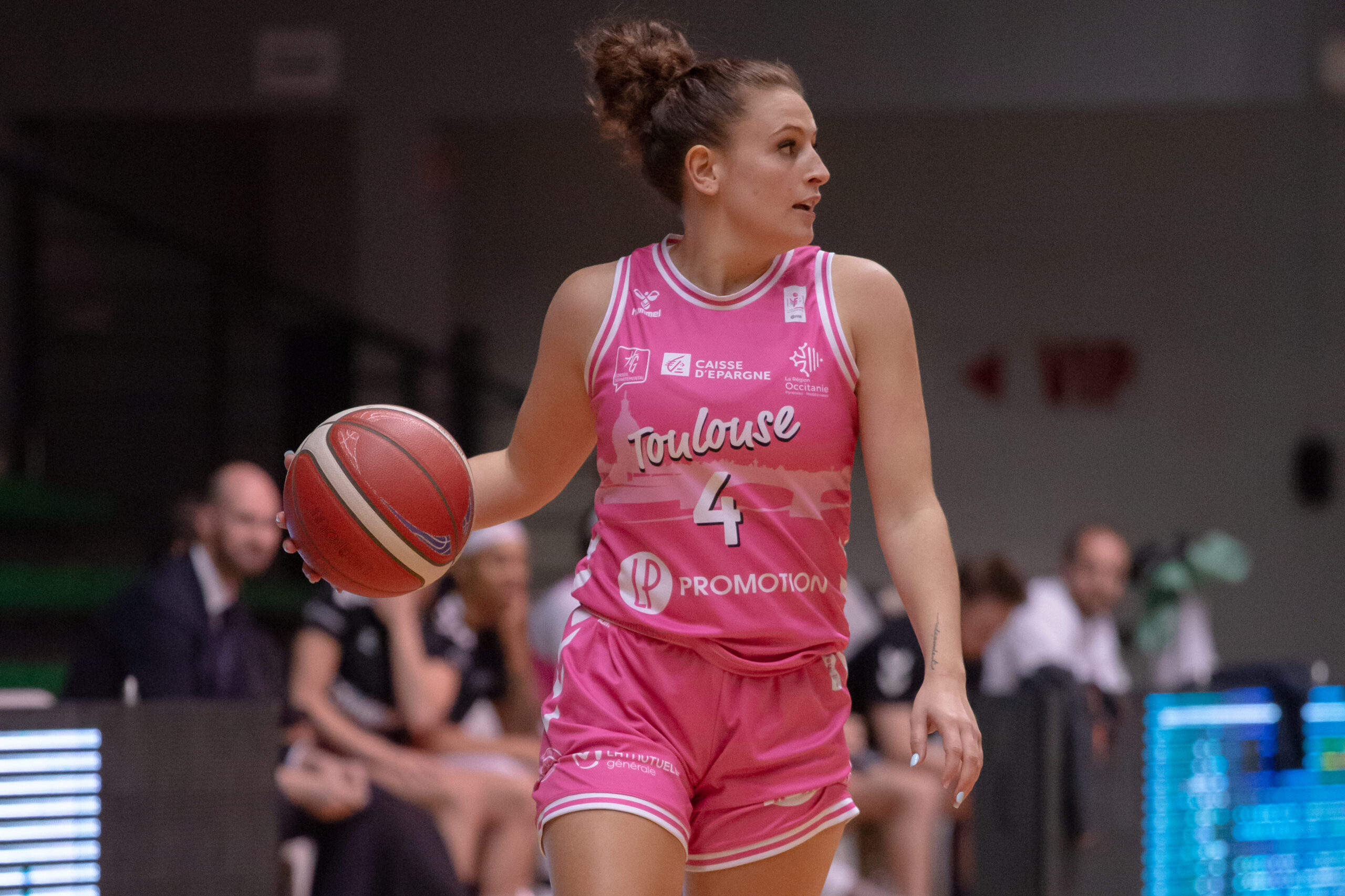 Former Syracuse star retires from basketball after cancer diagnosis ...