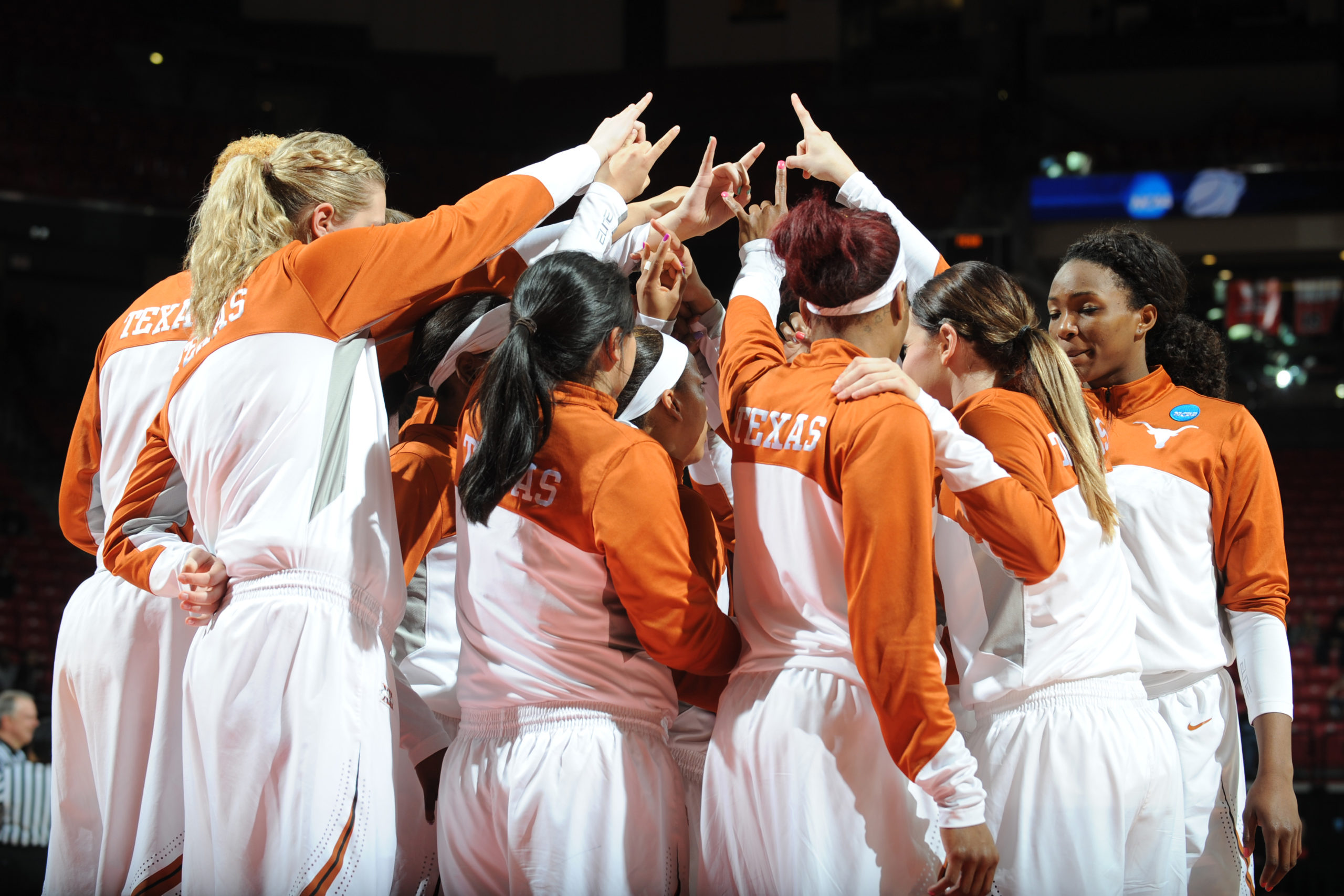 Texas basketball hosts exhibition to raise funds for Uvalde school ...