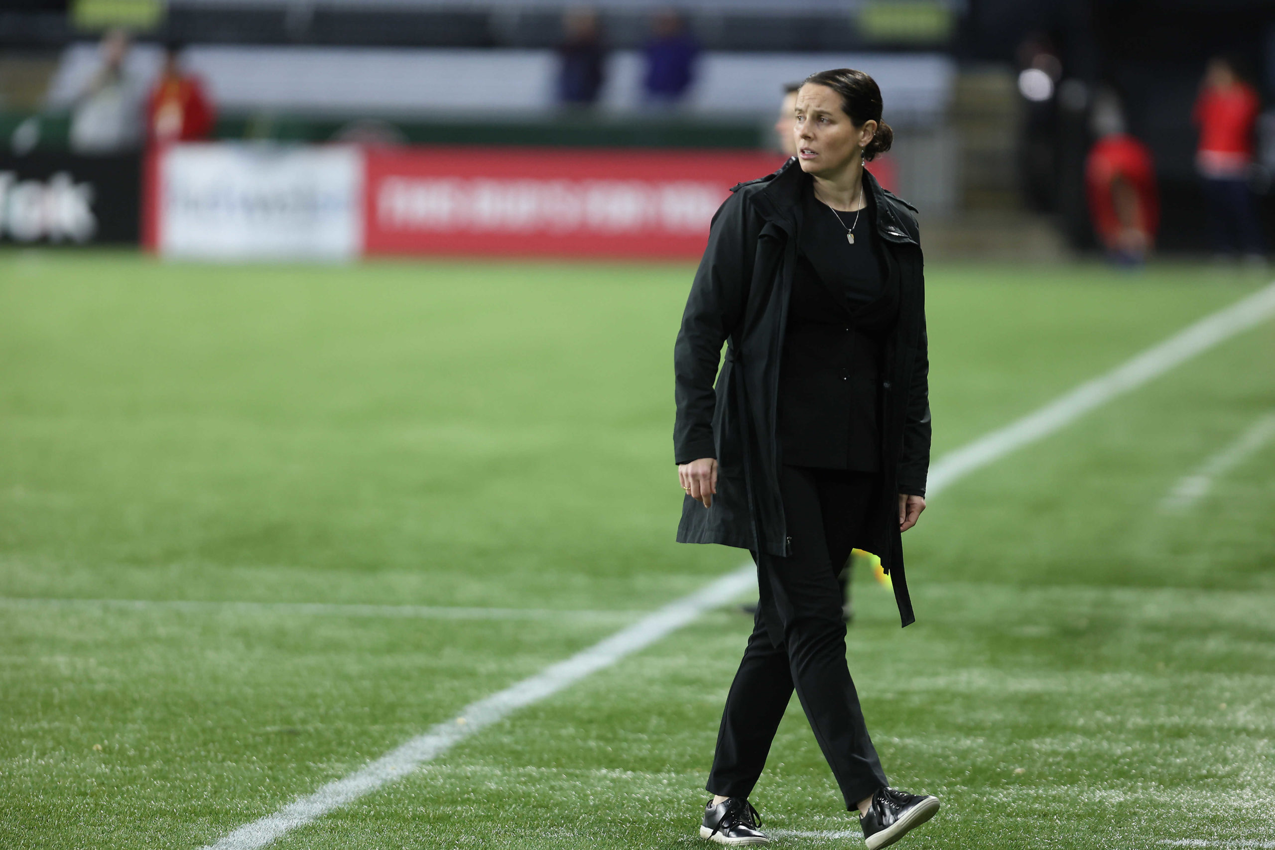 Rhian Wilkinson resigns as Portland Thorns coach after texts with ...