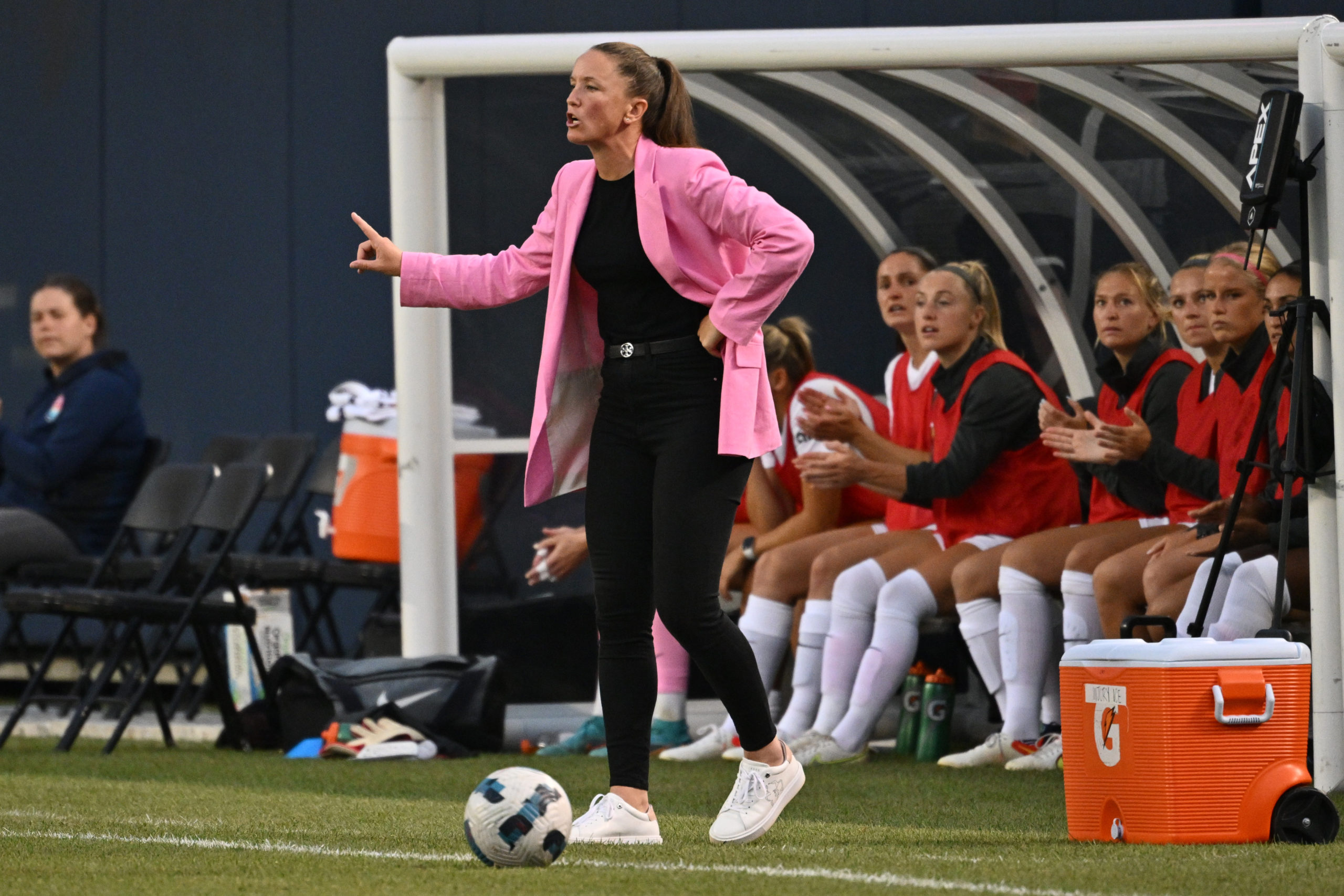 Wave’s Casey Stoney: Coach-player relationships ‘should not happen ...