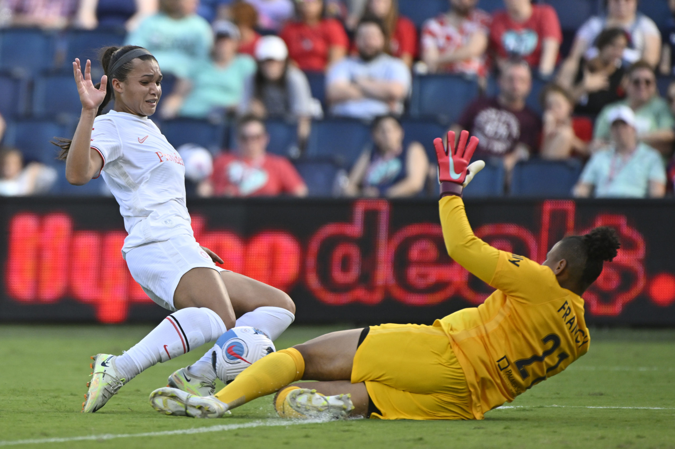 Sophia Smith joins NWSL chorus in calling out league’s referees - Just ...
