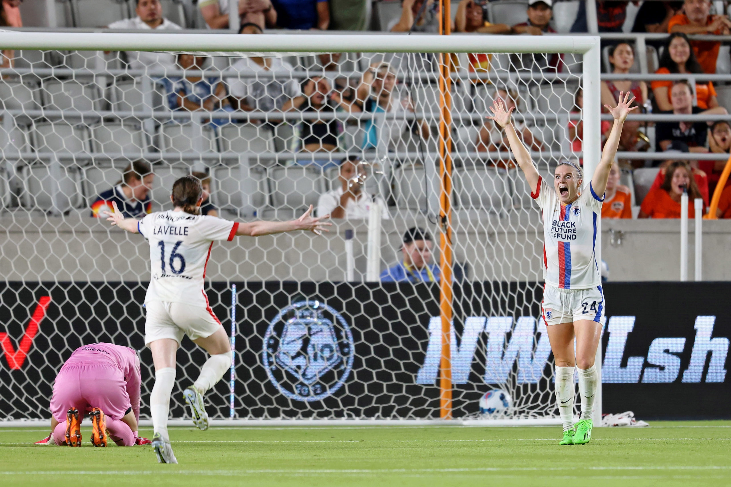 OL Reign clinch NWSL playoff berth behind six-game run - Just Women's ...