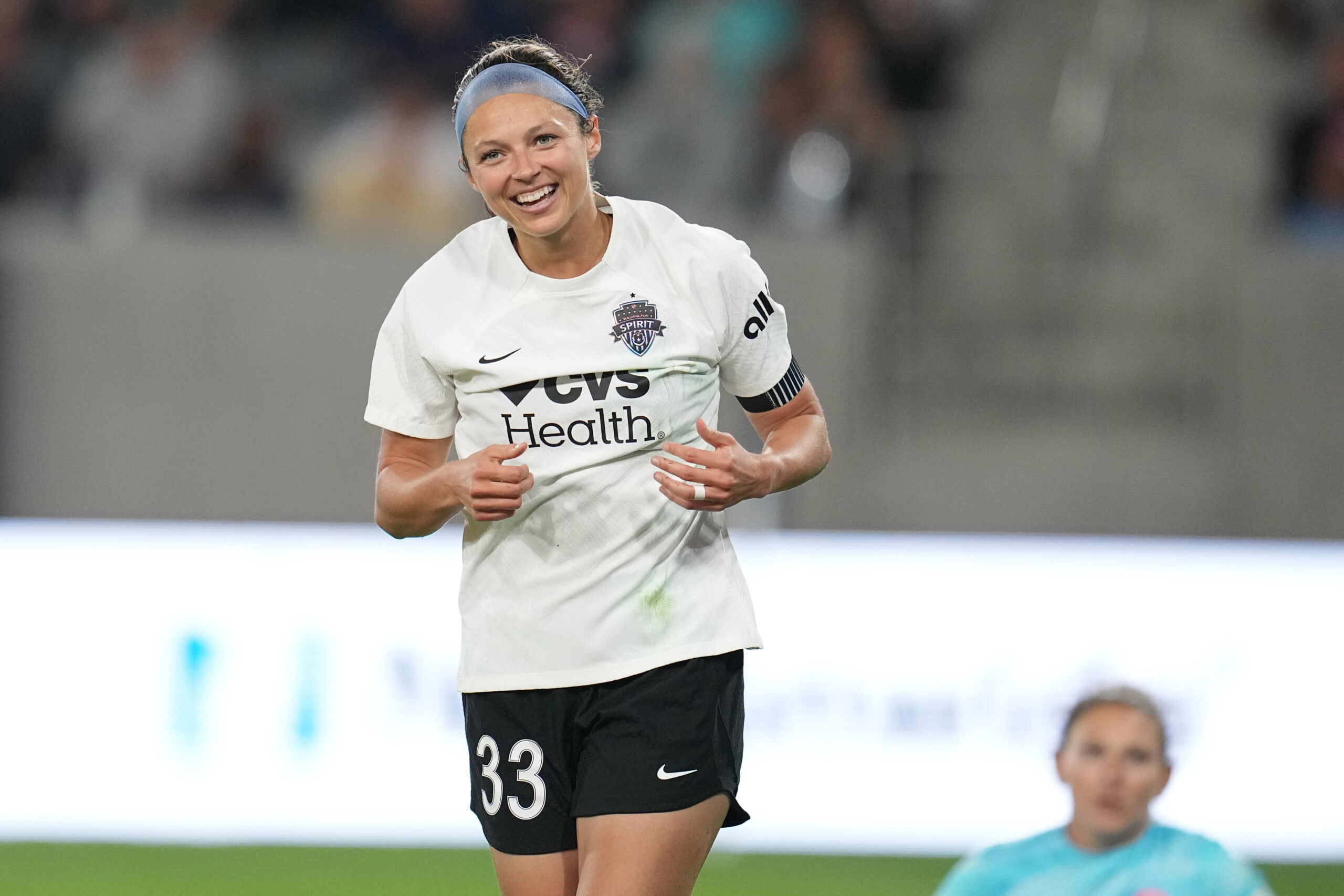 Ashley Hatch signs three-year deal to remain with Washington