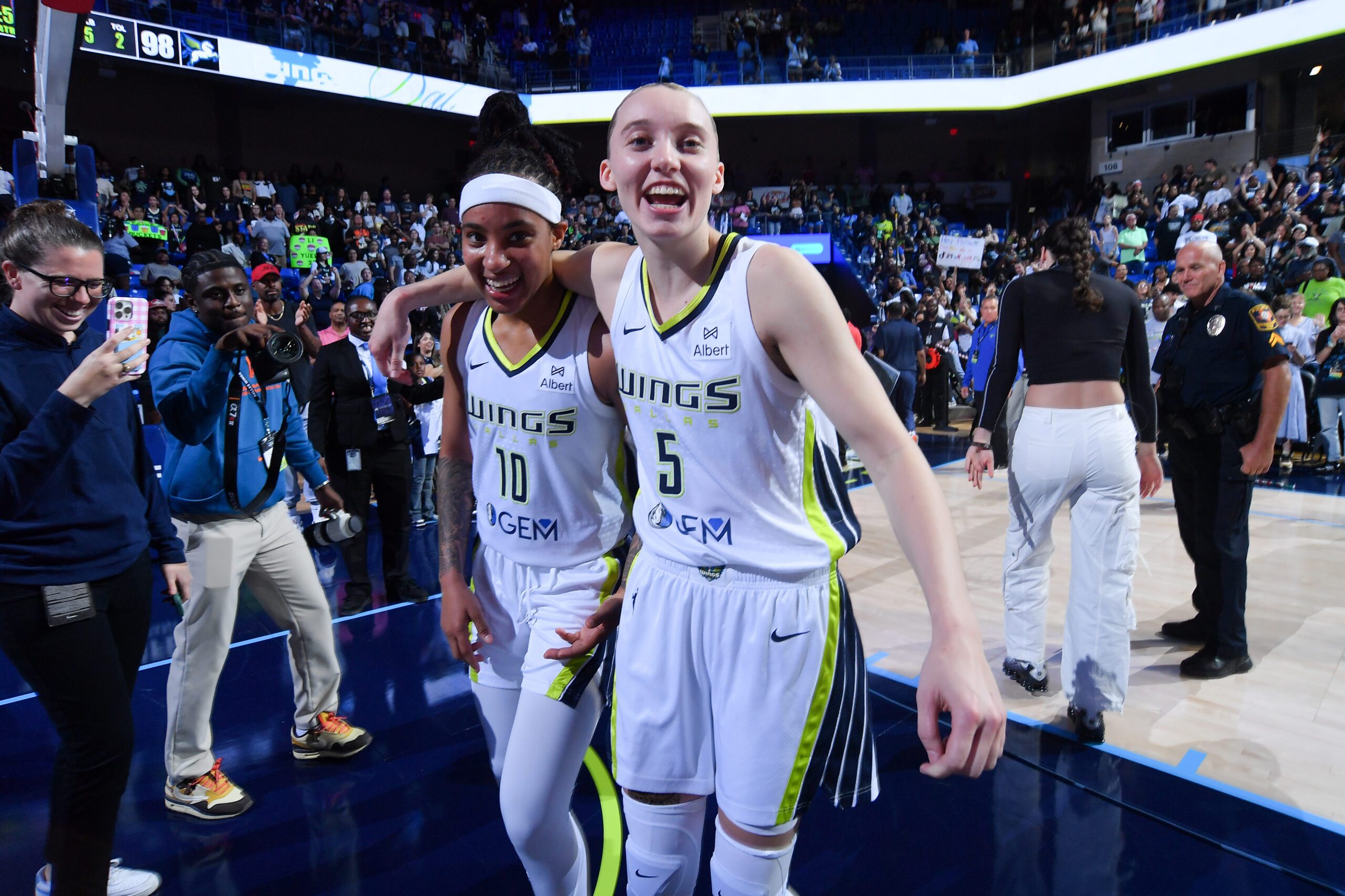 Dallas Wings Rookies Rattle WNBA Standings with Phoenix Mercury Upset