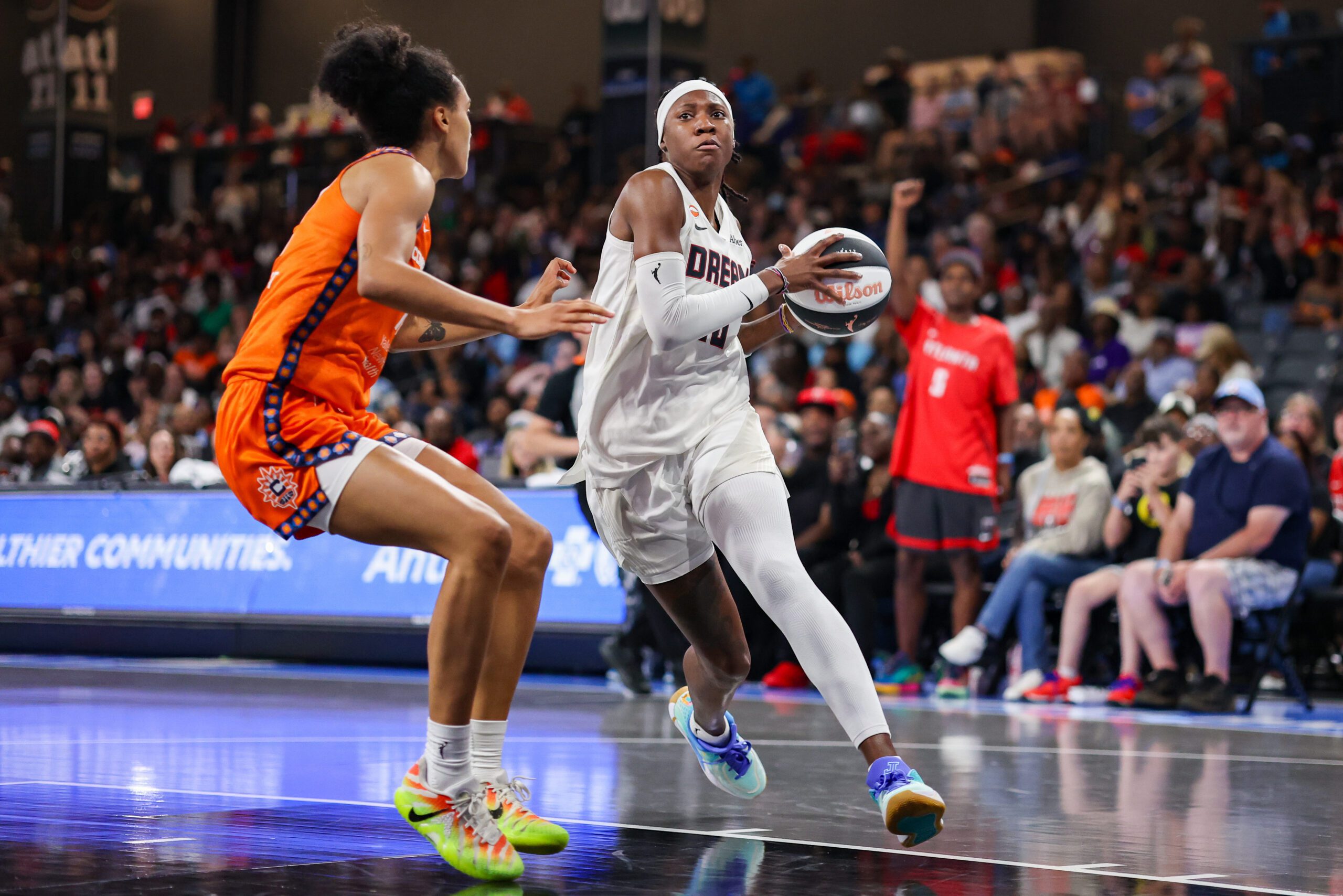 Atlanta Star Rhyne Howard Drops 36 Points to Win Dream vs Sun Clash