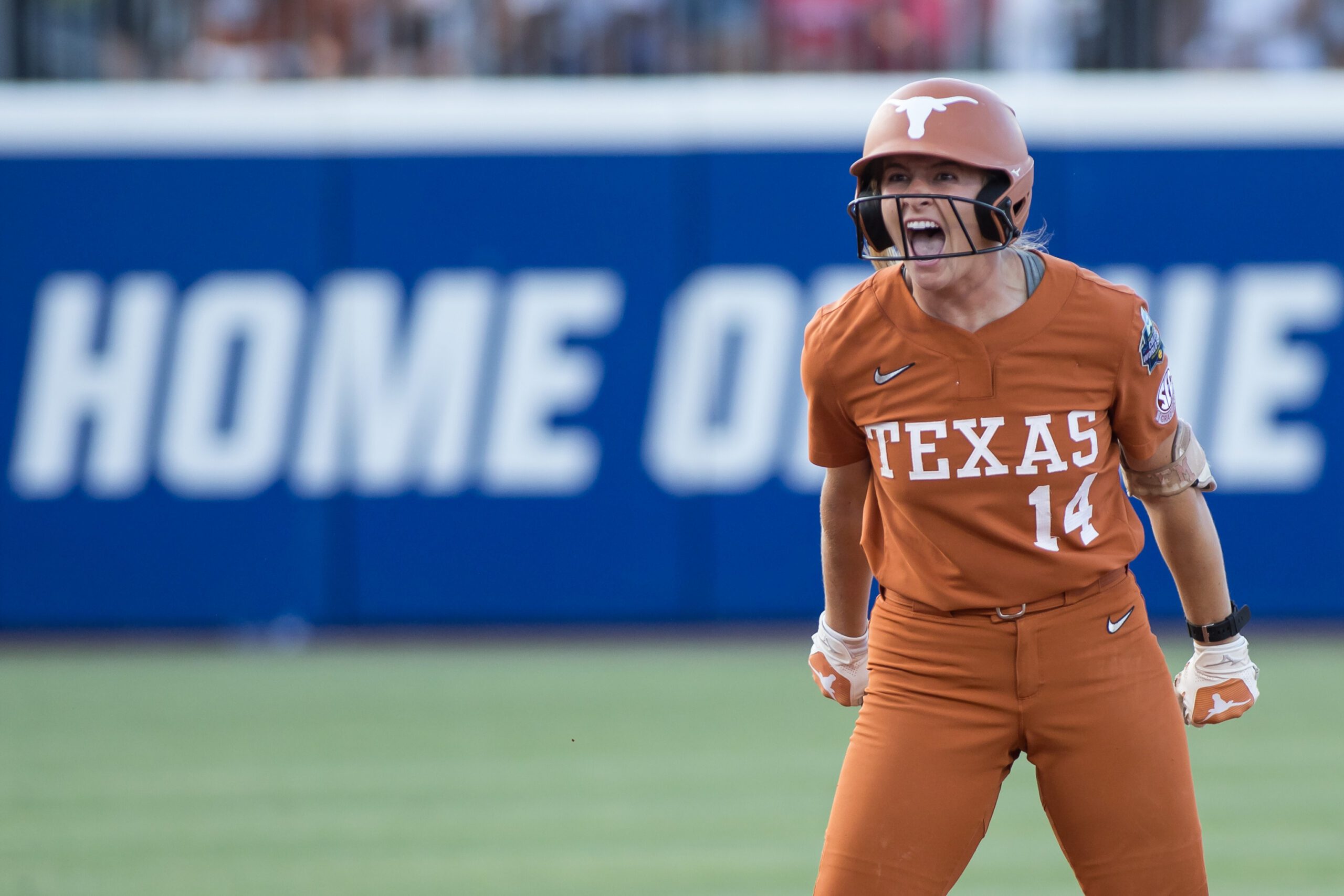 2026 WCWS: Texas Softball Star Reese Atwood Caps Record College Career